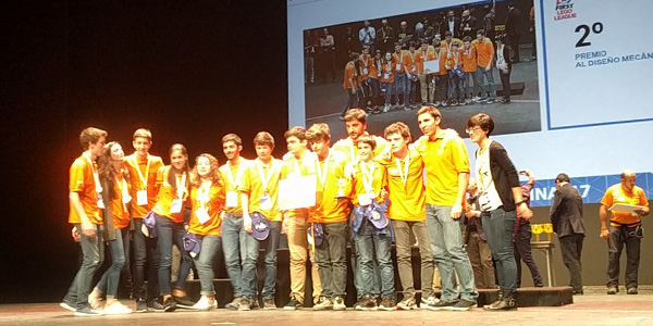 Overclock 2º premio al diseño del robot - Axular Lizeoa